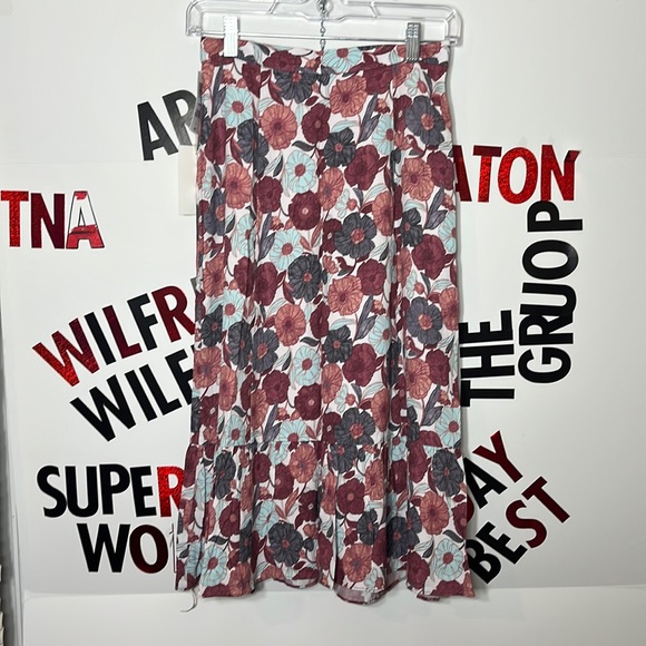 Wilfred | Skirts | Aritzia Color Birch Sienna Red Chariot Linen Skirt ...